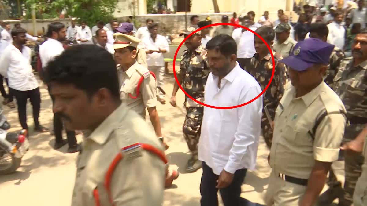 యువకుడి ఆత్మహత్య కేసు - వైఎస్సార్సీపీ మాజీ ఎమ్మెల్యే తోపుదుర్తి సోదరుడు ...