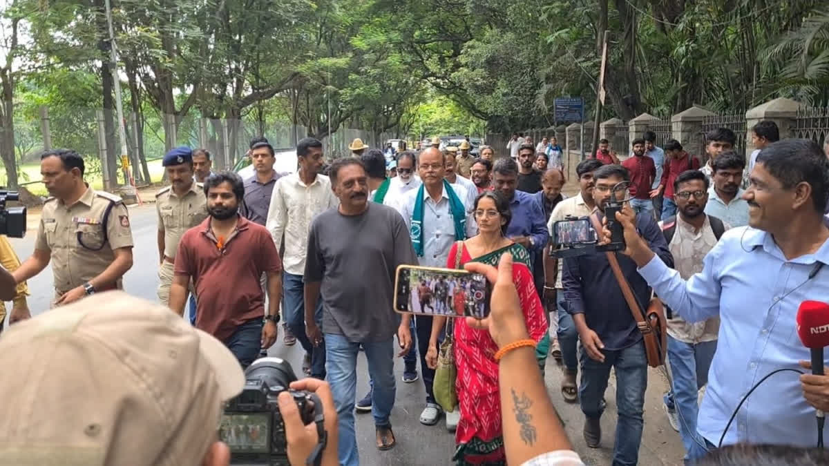 Farmers March To Karnataka CM's Residence Over Devanahalli Land ...