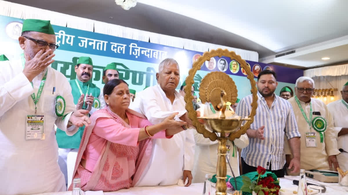 Yearender 2025: How Rift In RJD Chief Lalu Prasad Yadav's Family Split ...