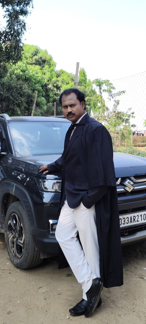 Bhubaneswar Home Guard Prasanna Sahu Wins Hearts With Traffic Awareness ...