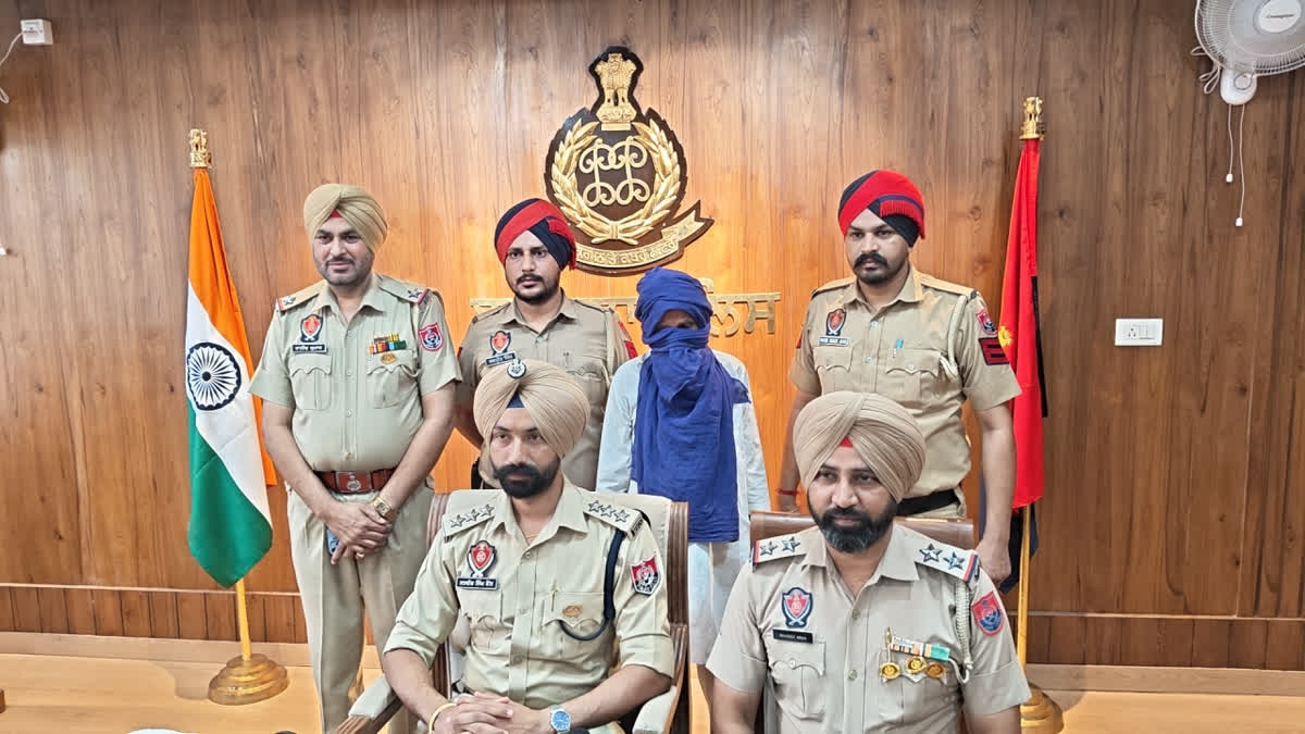 ਬਰਨਾਲਾ ਪੁਲਿਸ ਵਲੋਂ 7 ਕੁਇੰਟਲ ਭੁੱਕੀ ਸਮੇਤ ਕੰਟੇਨਰ ਜ਼ਬਤ, 1 ਤਸਕਰ ਕਾਬੂ ਅਤੇ 2 ਫ਼ਰਾਰ