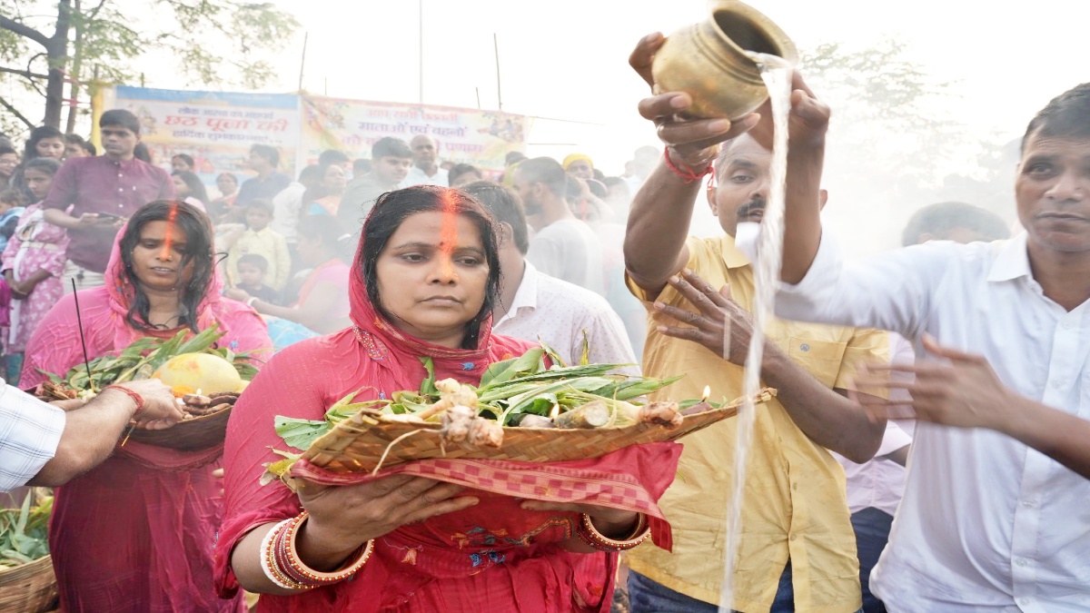 कटिहार में सबसे पहले तो भभुआ में सबसे लेट सूर्य देवता देंगे दर्शन ...