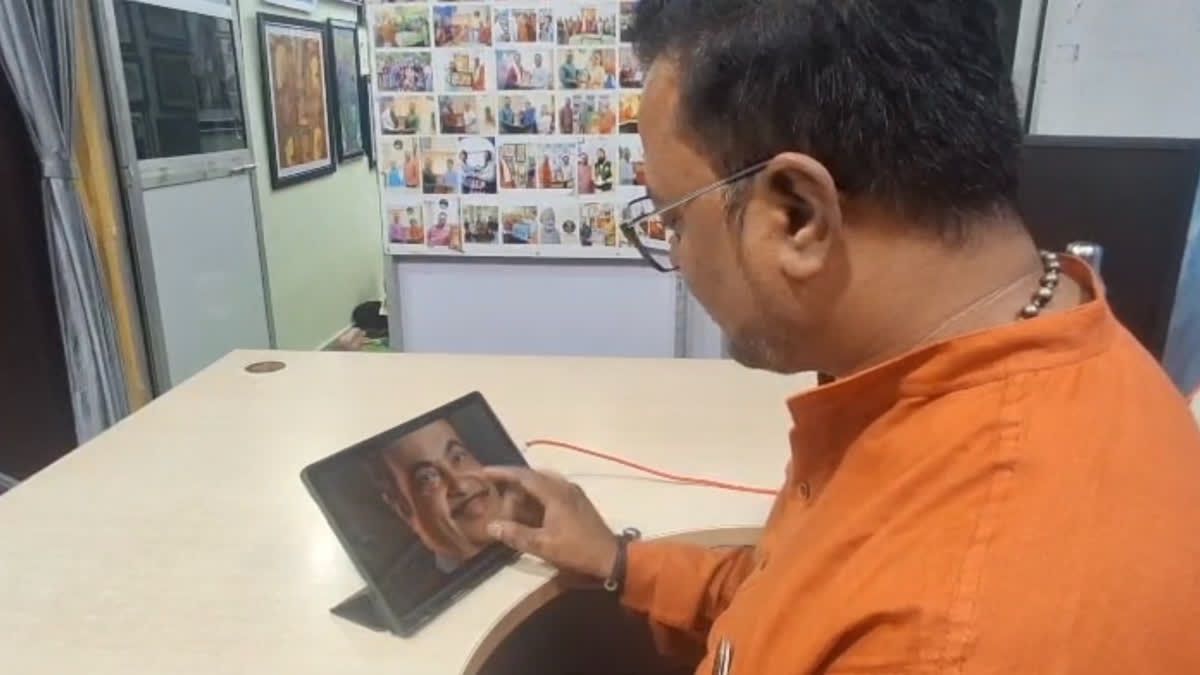 Artist From Maharashtra's Amravati Breathes Life To Old, Worn-Out Paintings