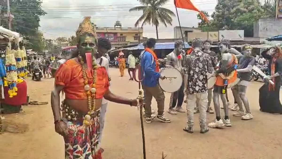 ದೇವರಿಗೆ ಬೈಯ್ಯೋದೆ ಇಲ್ಲಿ ಭಕ್ತಿ: ಆದಿವಾಸಿಗಳ ವಿಭಿನ್ನ ಆಚರಣೆ 'ಕುಂಡೆಹಬ್ಬ'