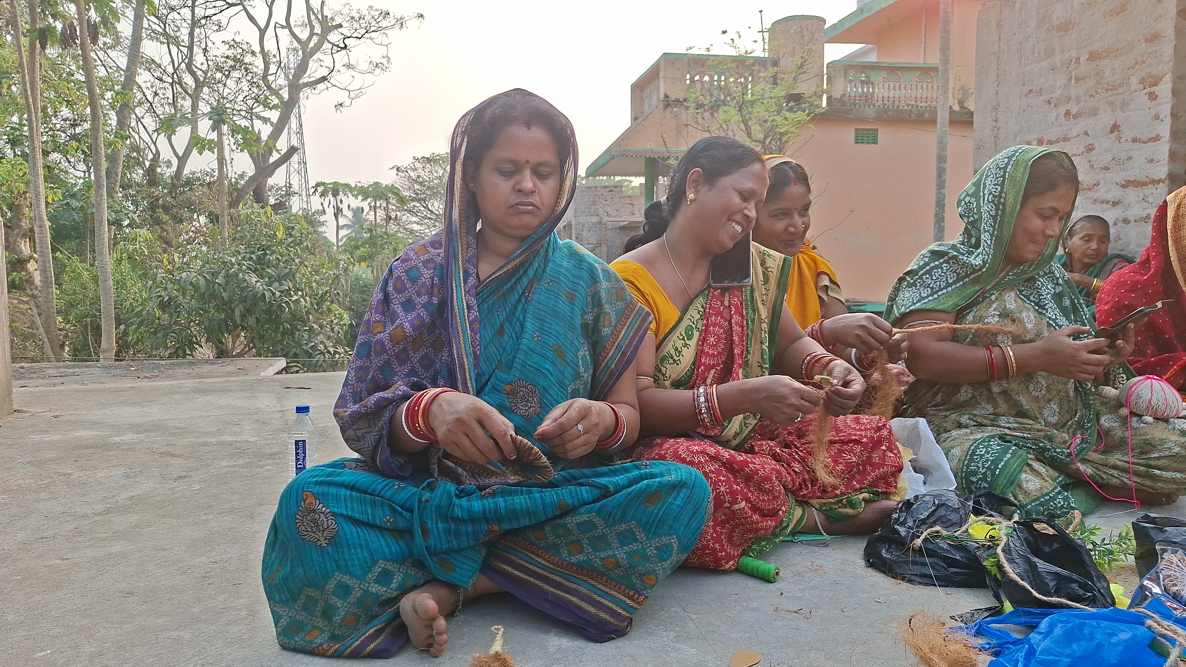 Kendrapara Women Redefine Self-Reliance, Turn Coconut Waste Into ...