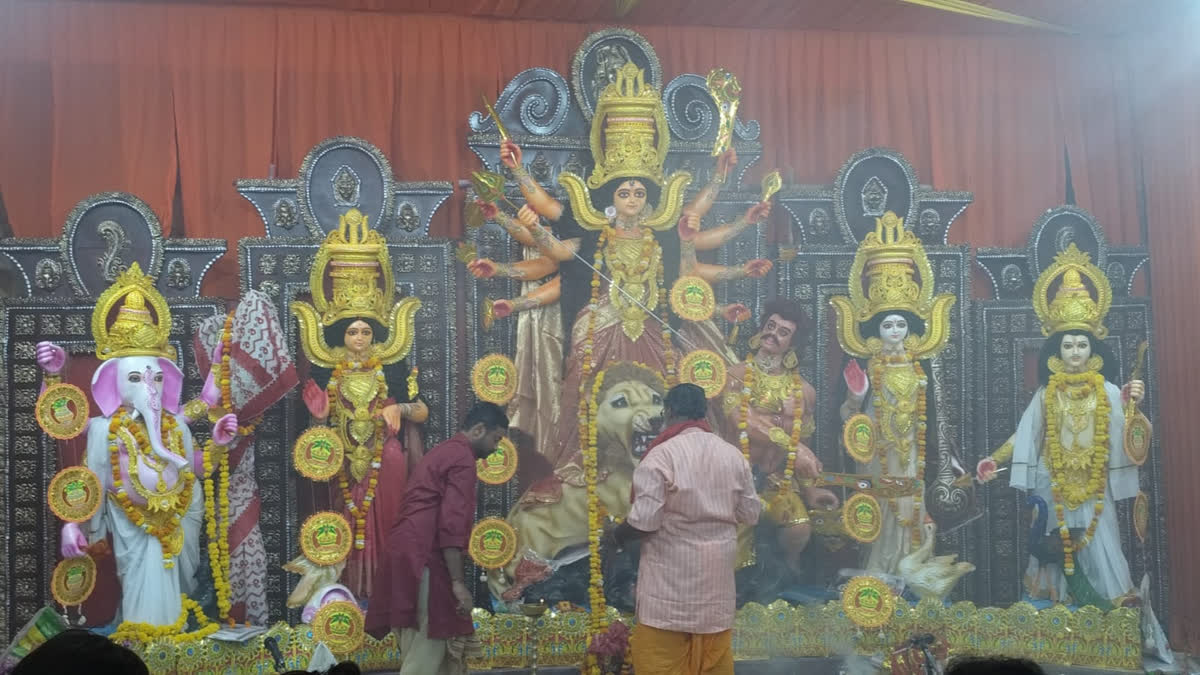 68 Years Of Celebration: Durga Puja In Bengali Style Lights Up West ...