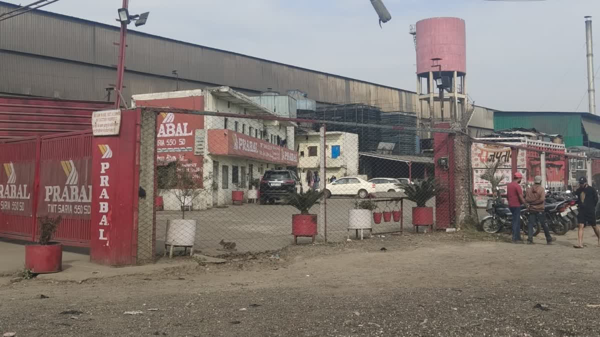 Two Workers Killed, Three Injured As Crane Topples At Steel Bar Unit In ...