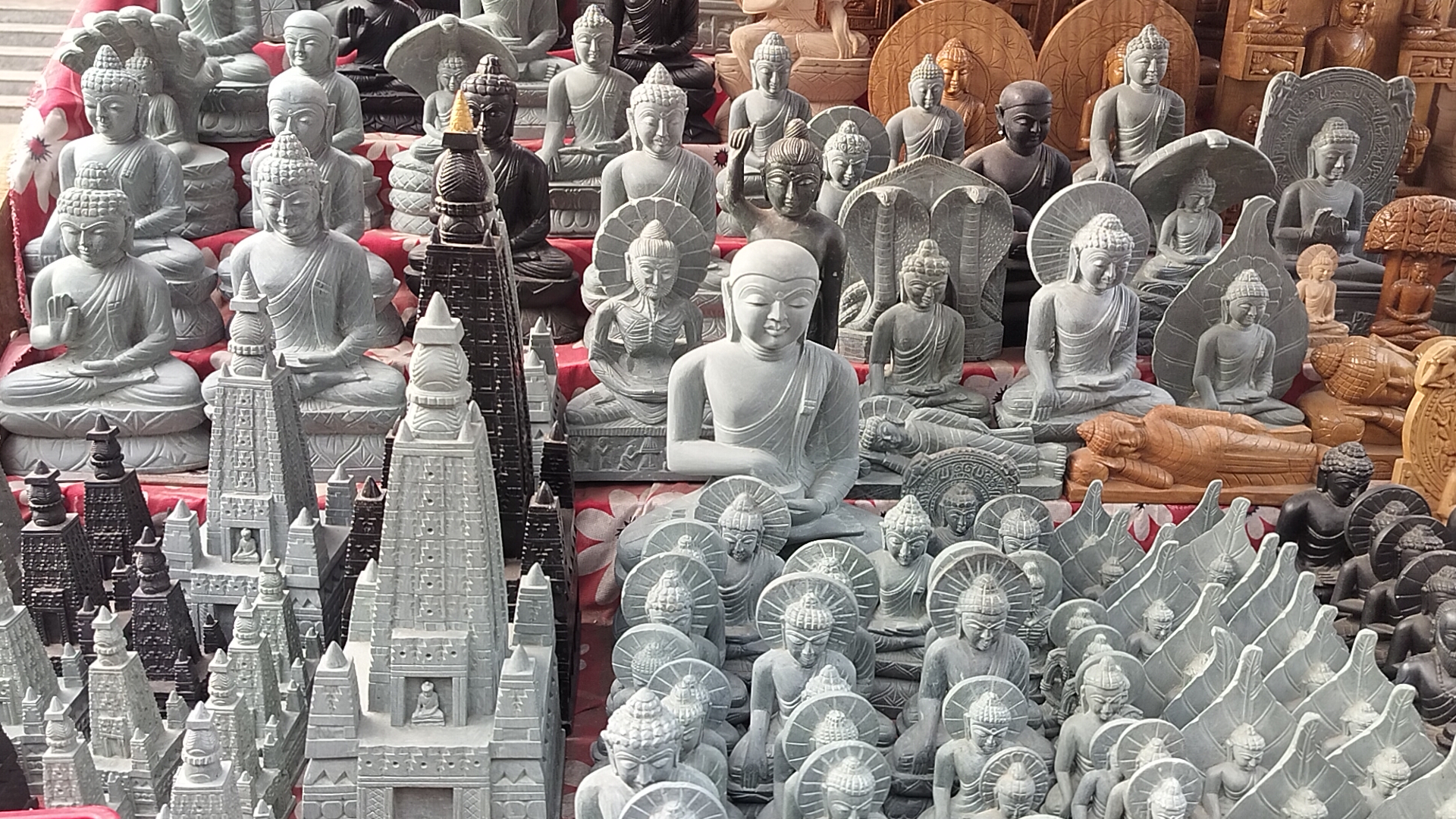 This Gaya Sculptor Can Make Less Than An Inch To 20 Feet Tall Statues