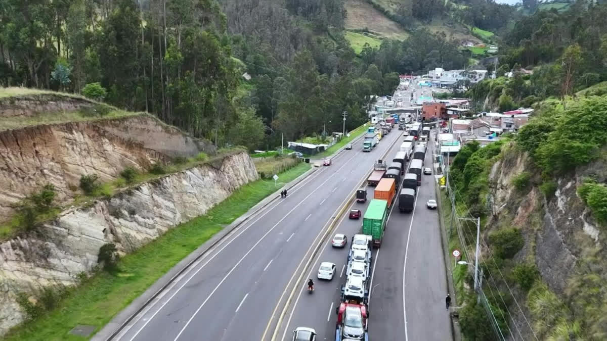 Colombia Leader Offers Talks To End Trade War With Ecuador