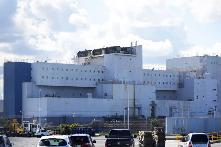 NYC's floating jail, 800-bedded, 5-storeyed, set to close after three ...