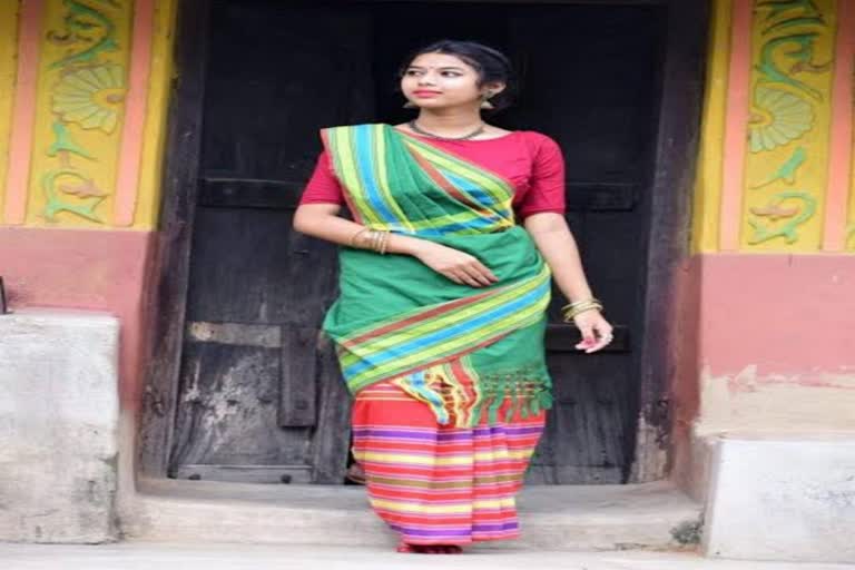 आदिवासी संथाल समाज का पारंपरिक परिधान है पंची-परहान, दुर्गा पूजा के ...