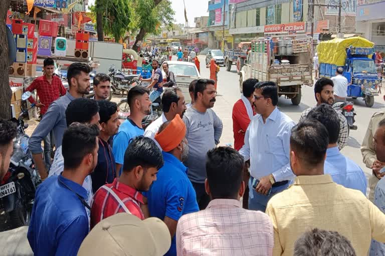 MP: Tense calm in Sehore after right-wing activists hoist Hindu Rashtra ...