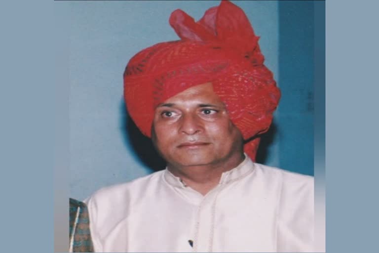 भगवान के चरणों में टेका मत्था और निकल गए पूर्व विधायक के प्राण, देखें ...